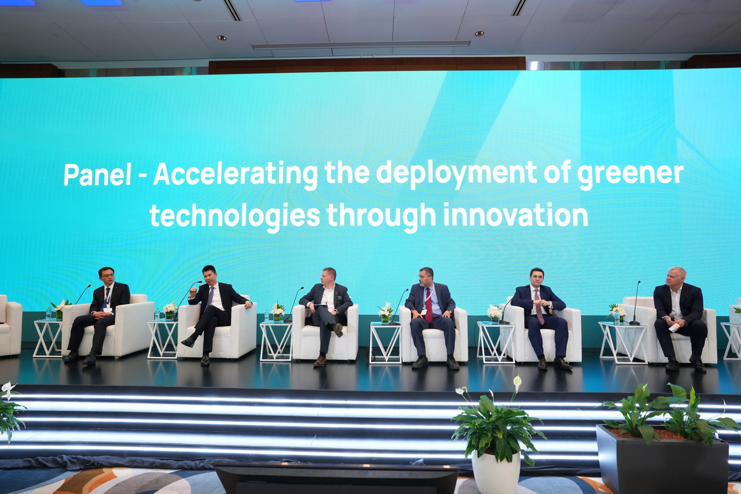 LONGi Solar Demonstrates Commitment to Green Energy at ACWA Power KAUST ...
